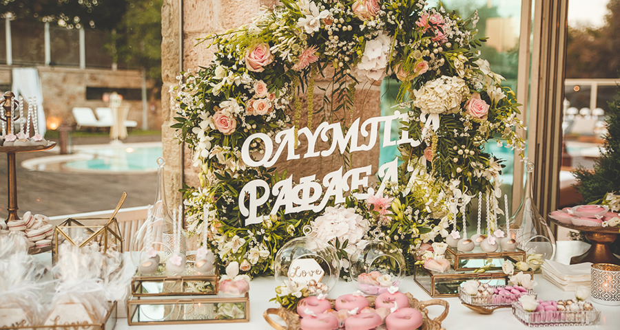 Παραμυθένιες ιδέες στολισμού ενός floral γάμου – βάπτισης με την πιο ...