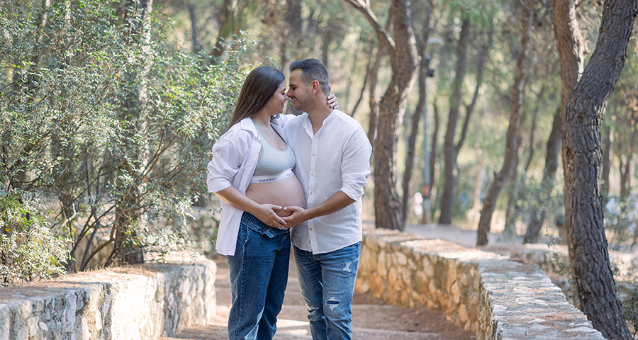 Όμορφη φωτογράφιση εγκυμοσύνης στην εξοχή - EverAfter
